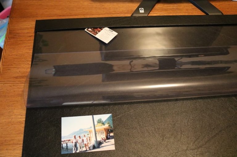 Desk Pad with Top Rail and Clear Overlay